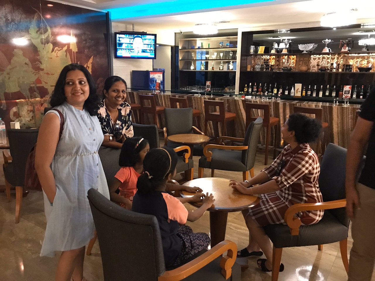 Lobby Bar – Indra Regent Hotel- Timeless Thai Hospitality In The Heart ...